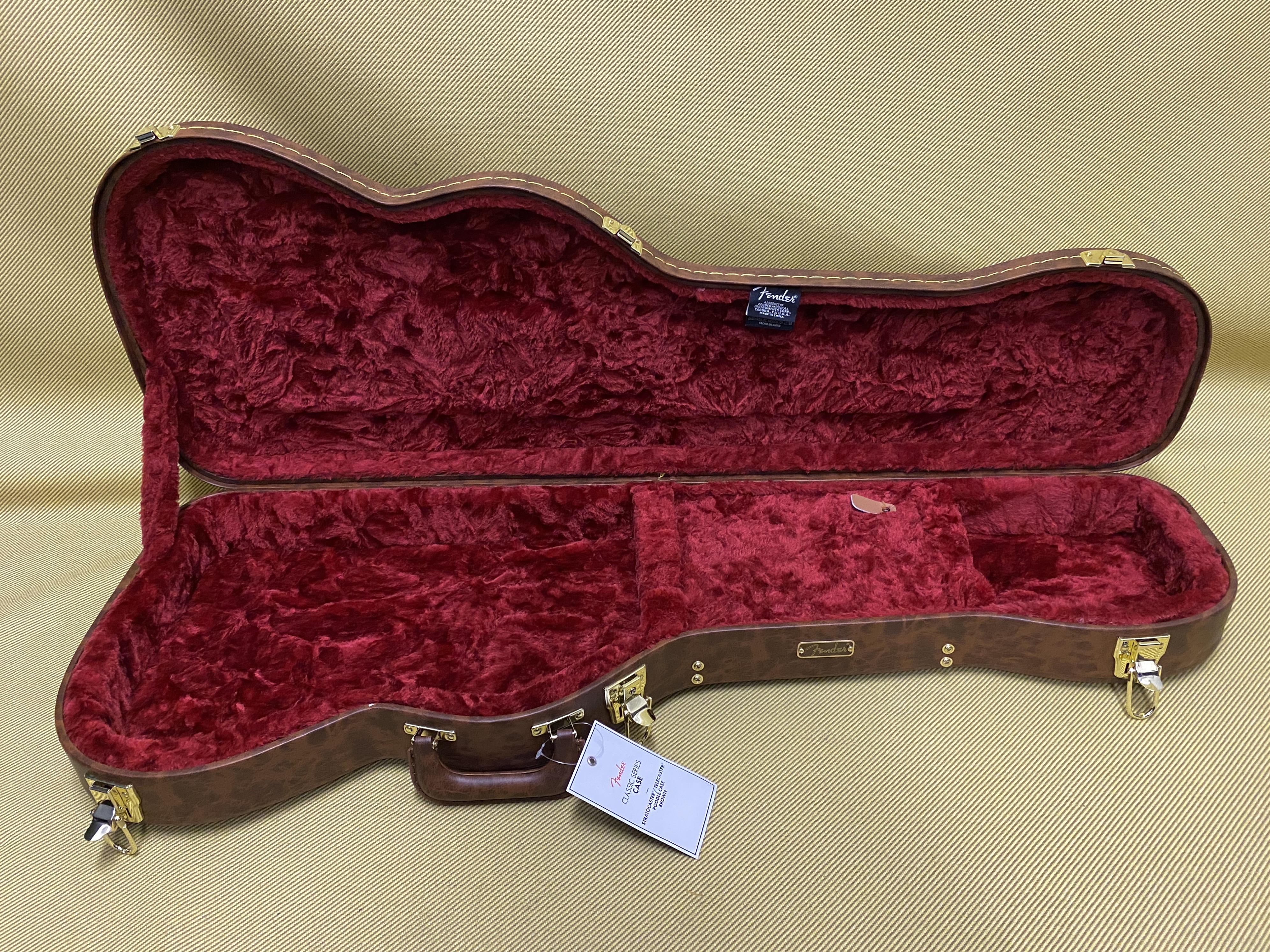 099-6105-322 Fender Stratocaster/Telecaster Poodle Case Brown 0996105322
